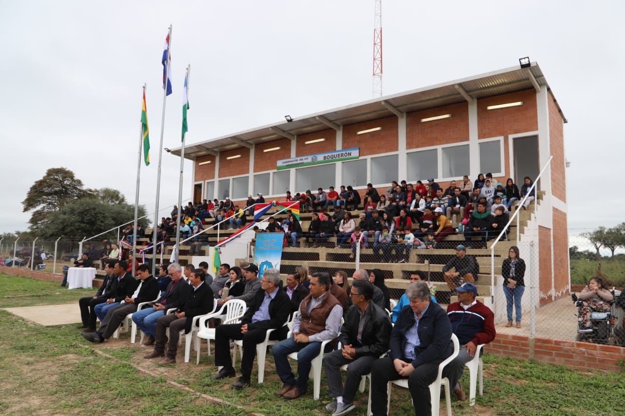 Inauguración del estadio en Filadelfia - Fútbol - ABC Color