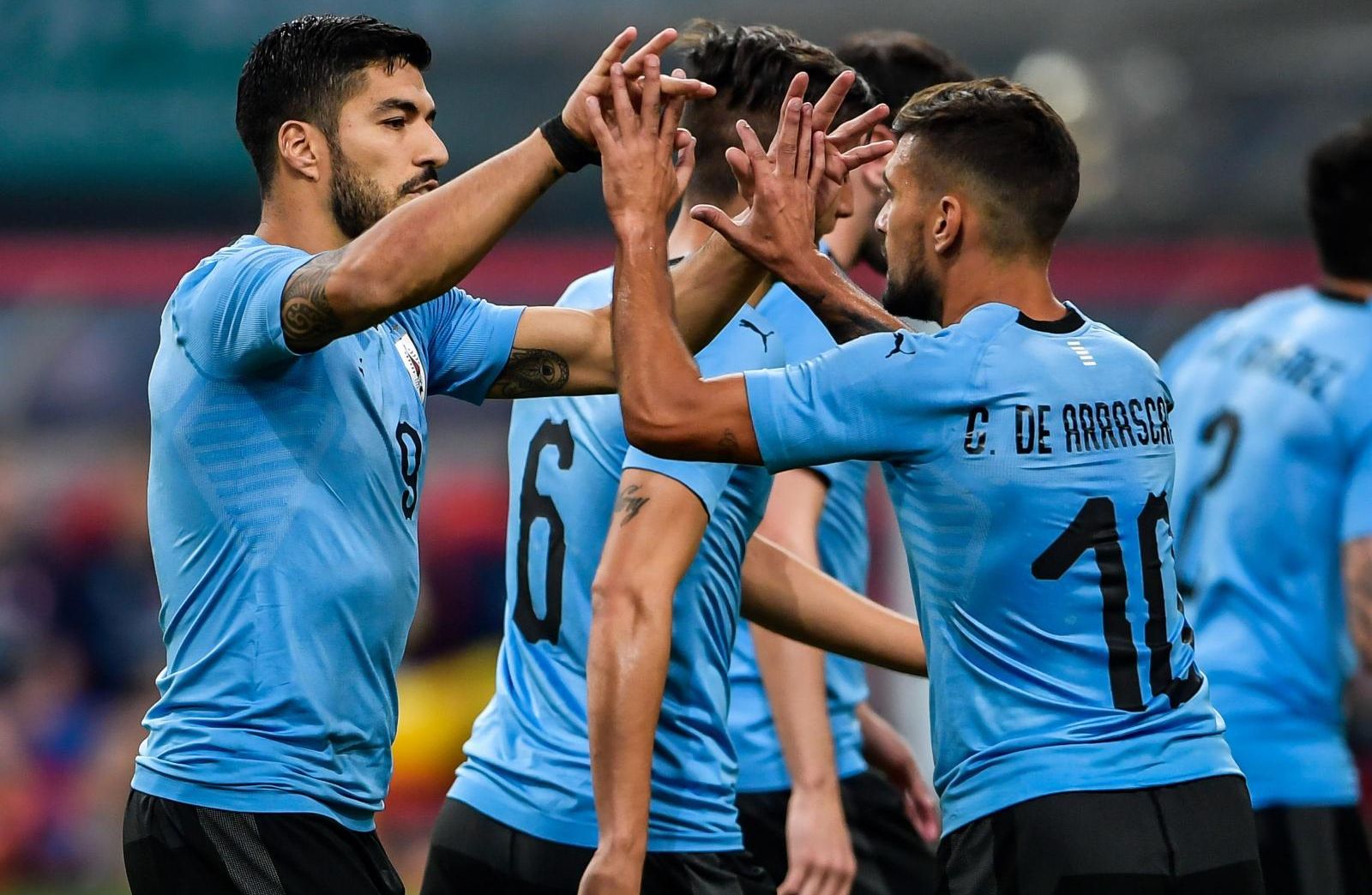 Suárez y Cavani meten a Uruguay en la final - Fútbol - ABC Color