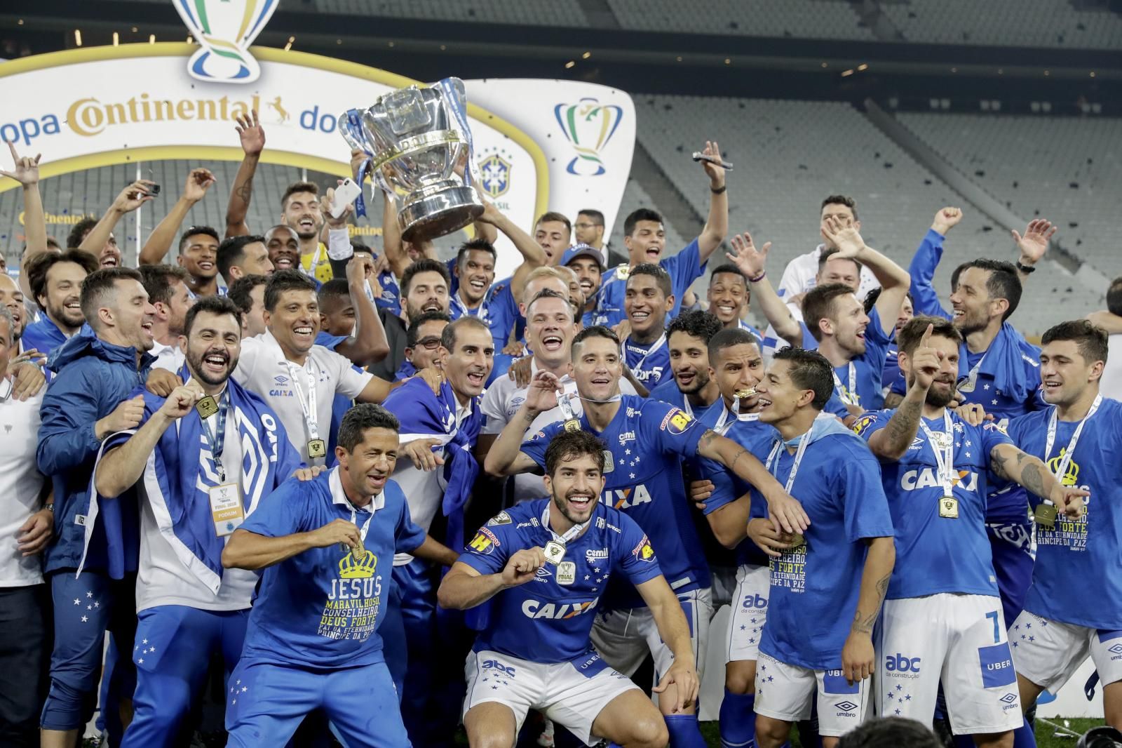 Cruzeiro retiene el título de campeón - Fútbol - ABC Color