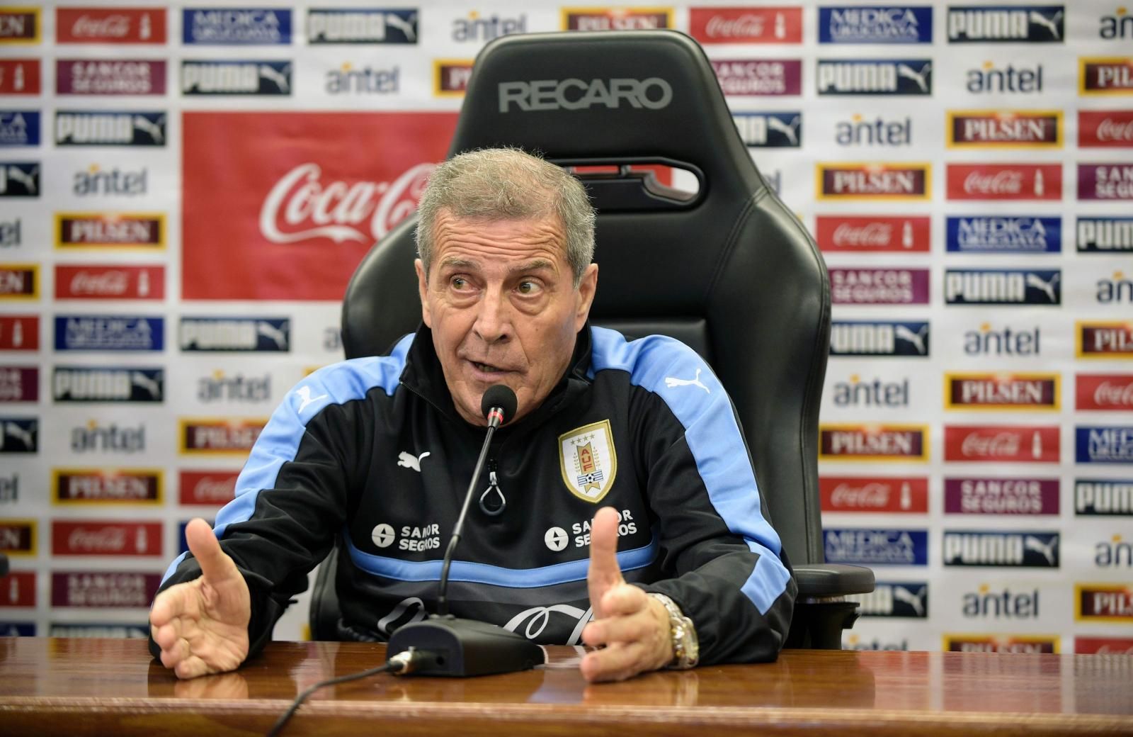 Tabárez se muestra tranquilo - Fútbol - ABC Color