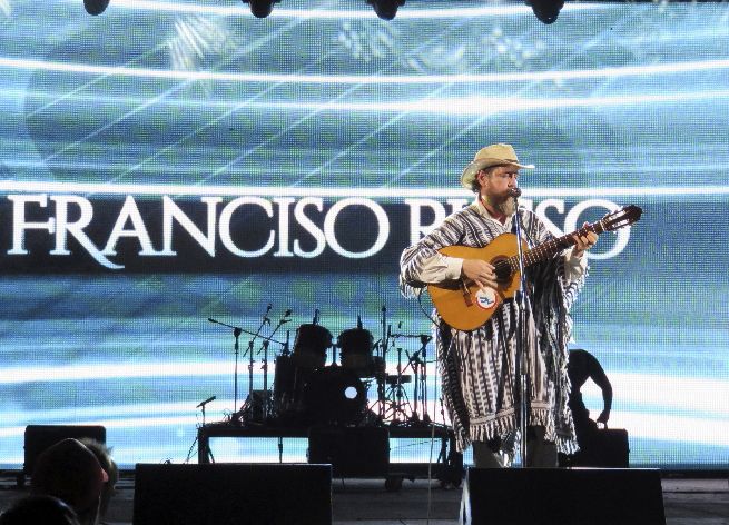 La música paraguaya volvió a destacarse en la segunda noche - Artes y ...