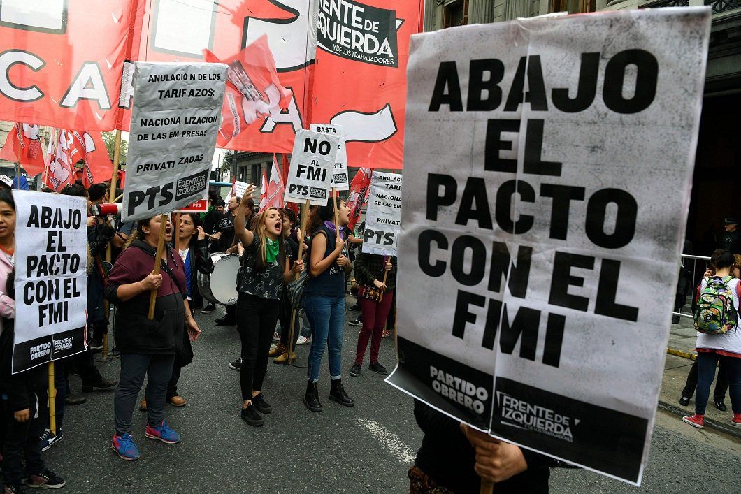 Multitudinaria manifestación rechaza acuerdo con el FMI en Argentina ...