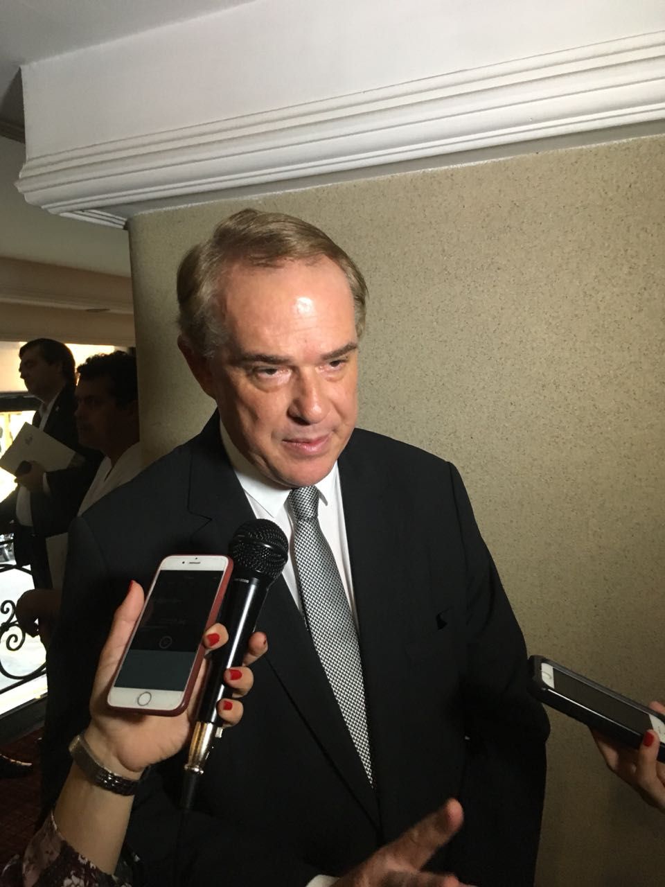 Buscan velar a Gneiting y a su madre juntos - Nacionales - ABC Color