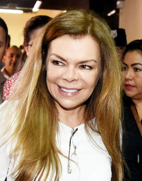 Sandra McLeod seguirá suspendida en su cargo - Política - ABC Color