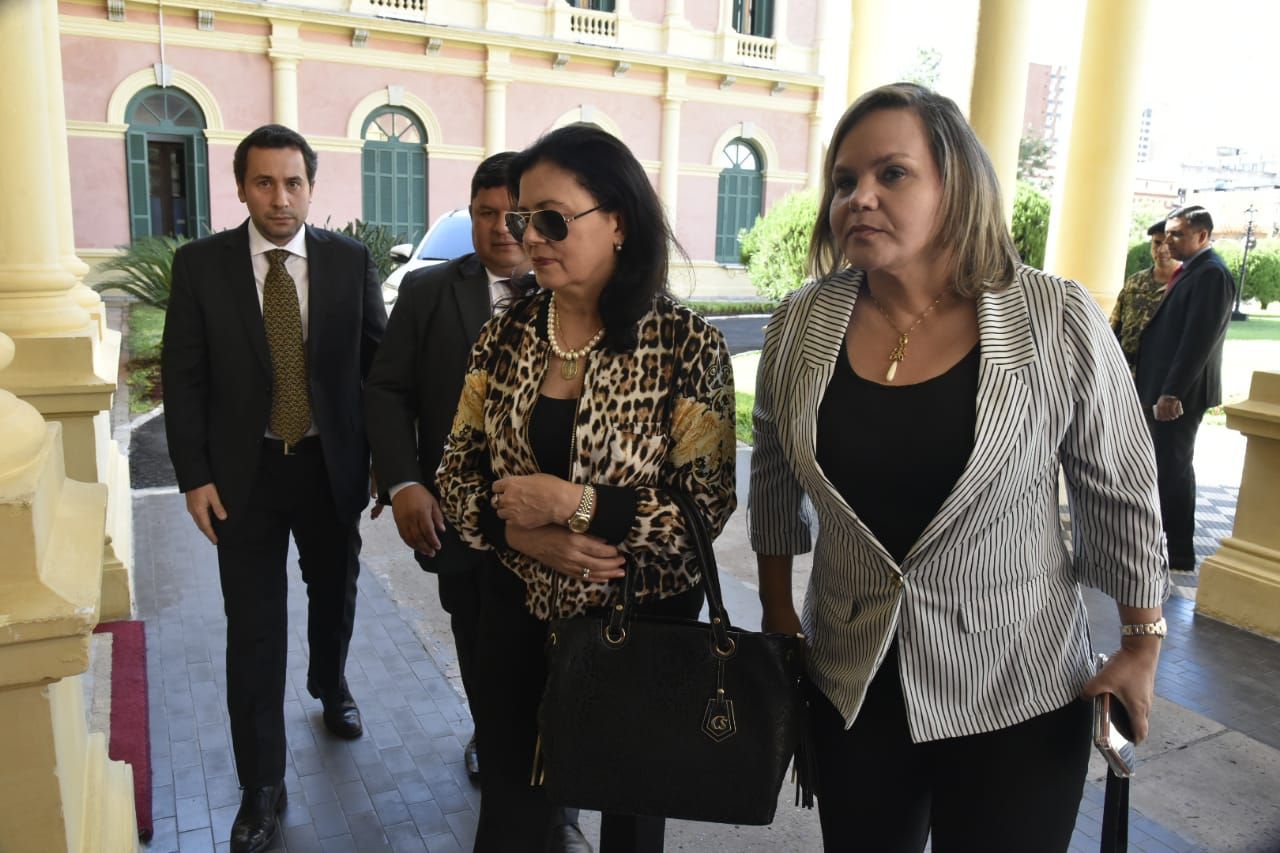 Víctimas de secuestro se reúnen con Abdo - Nacionales - ABC Color