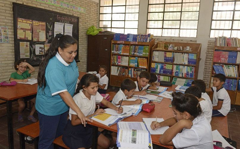 Sobran Becas Pero Docentes No Acuden Nacionales Abc Color