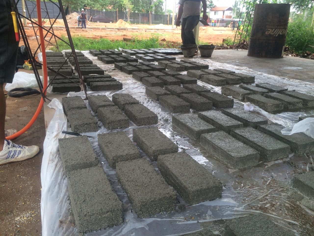 Un futuro más limpio, ladrillo a ladrillo - Notas - ABC Color