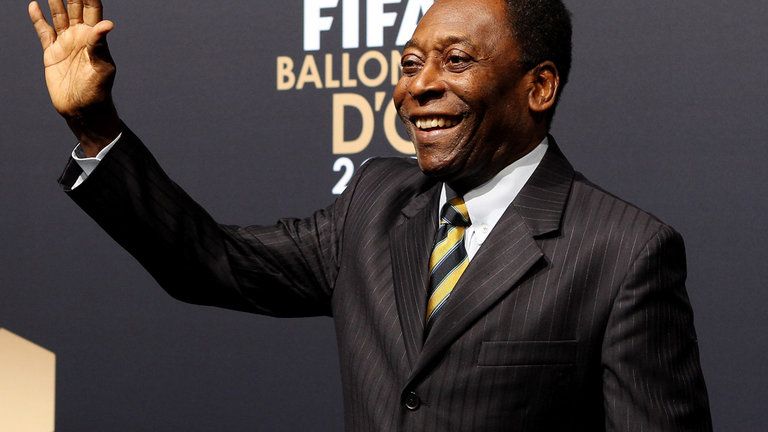 El “rey” Pelé subastará sus medallas - Fútbol - ABC Color