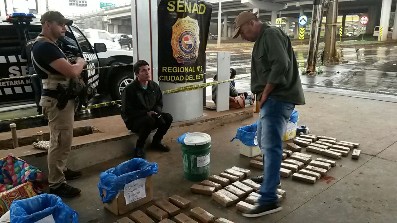 Detienen A Joven Con 59 Kilos De Marihuana Nacionales Abc Color