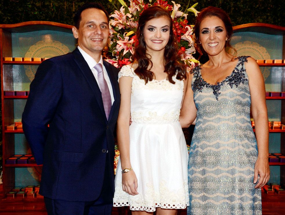 Sol Burgos Etchegaray - Sociales - ABC Color