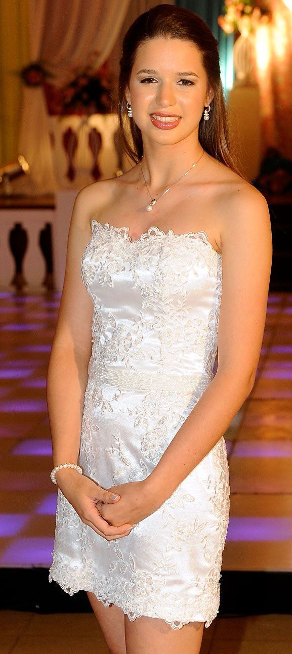 Andrea María Ceuppens Bordón - Sociales - ABC Color