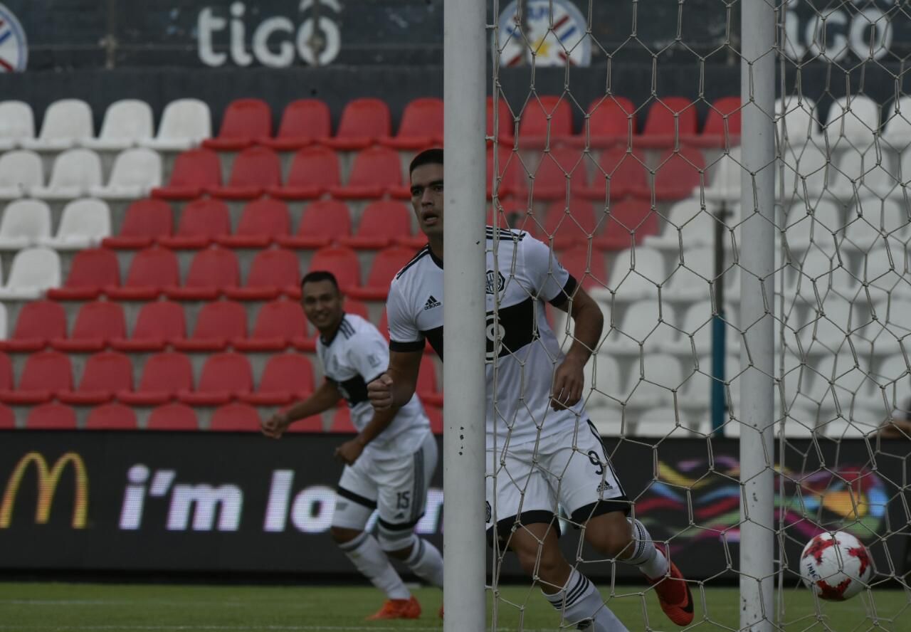 El Decano sigue ganando - Fútbol - ABC Color