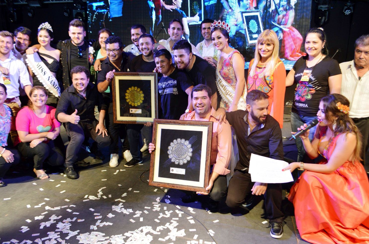 El Ñandutí de oro fue para Dani Meza y Tierra Adentro - Artes y ...