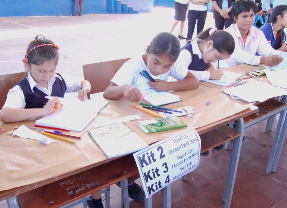 Estudiantes evaluaron útiles del kit escolar - Locales - ABC Color