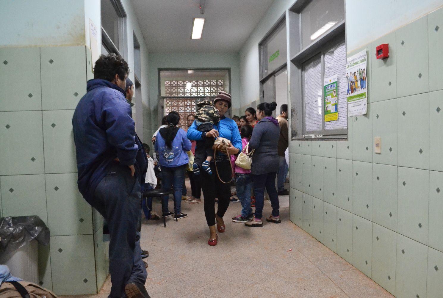 Hospital colapsado y con carencias - 3 Fronteras - ABC Color