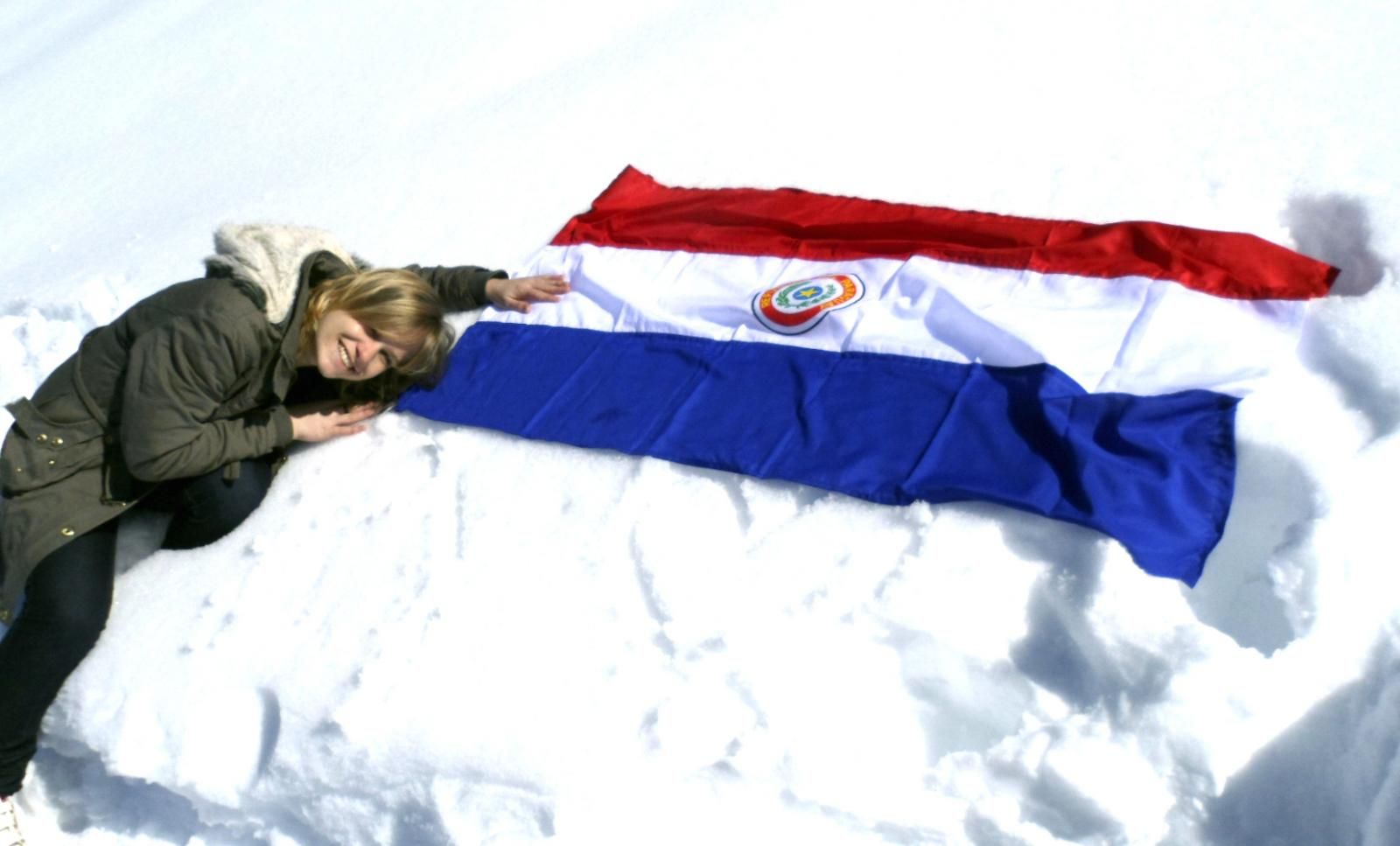 La bandera paraguaya flamea en el mundo - Ciudadano digital - ABC Color