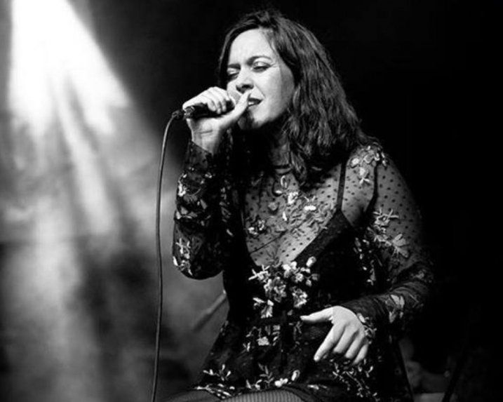 Julia Peroni recorrerá el centro con música - Música - ABC Color