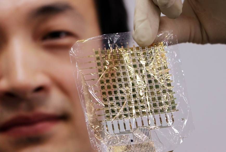 Desarrollan un guante con nanosensores para detectar el cáncer ...