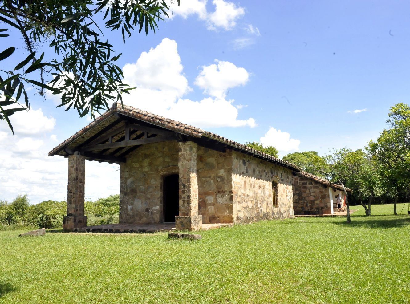Óga guasu del siglo XVII fortalece la memoria histórica de Caapucú ...