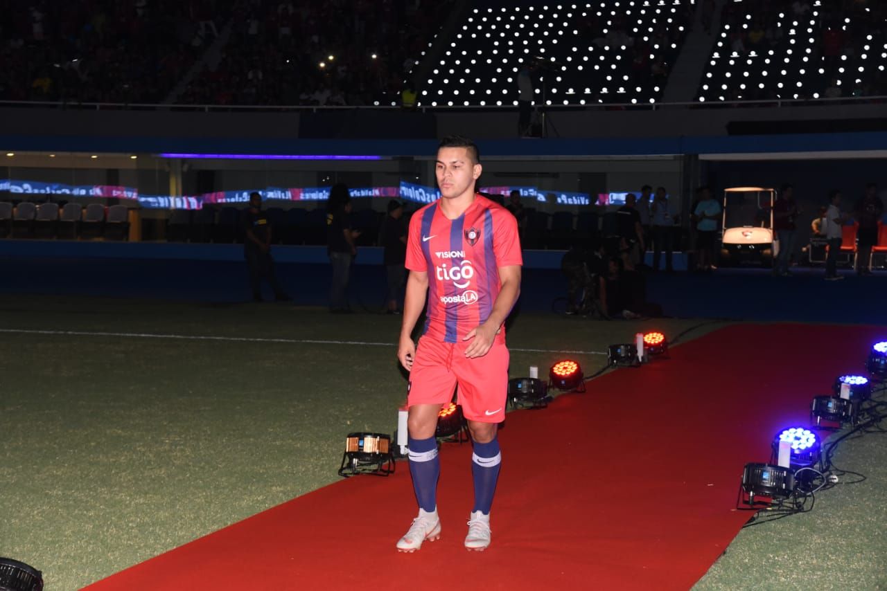 Rojitas, al fútbol mexicano - Fútbol - ABC Color