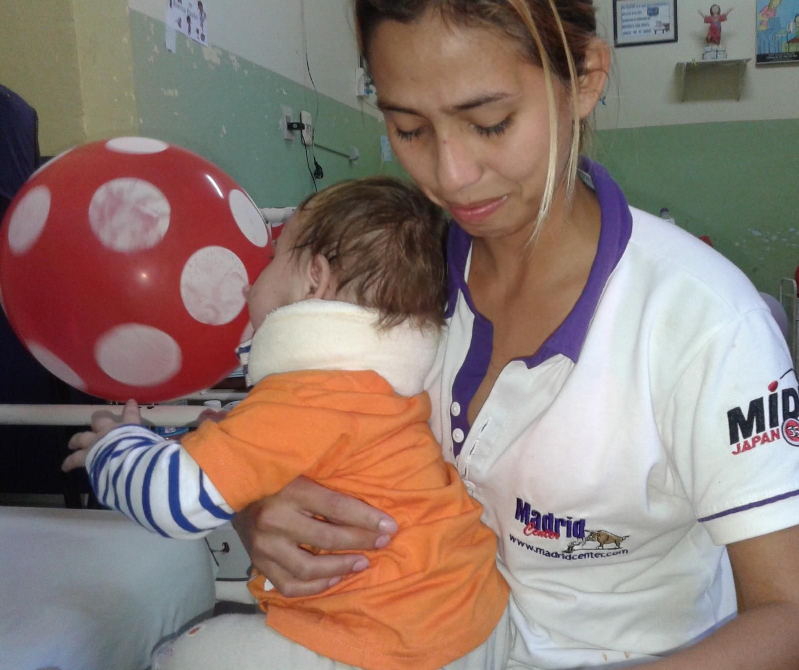 Dan de alta al bebé quemado con betún - Nacionales - ABC Color