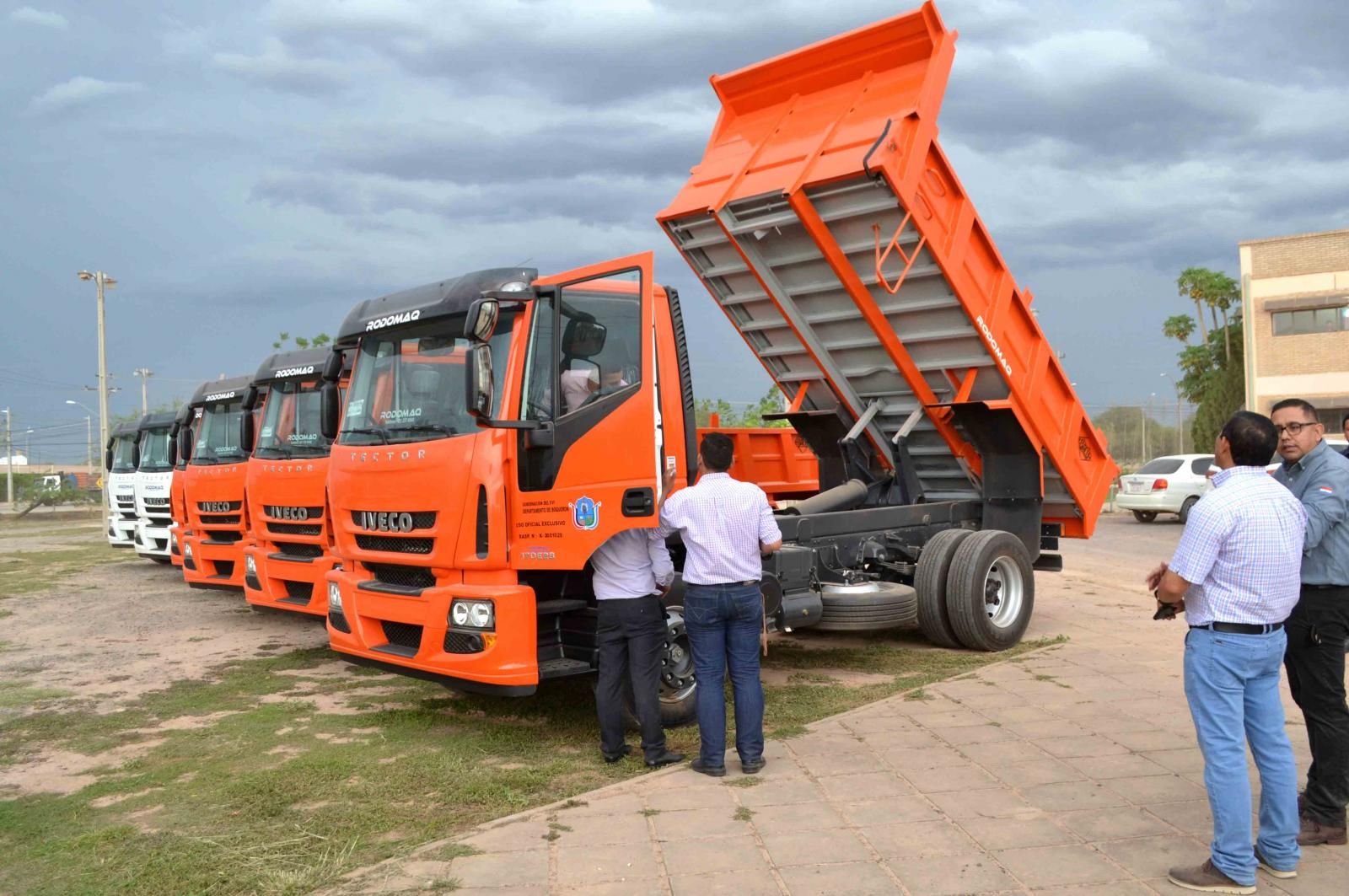 Gobernación de Boquerón adquiere seis nuevos camiones - Nacionales ...
