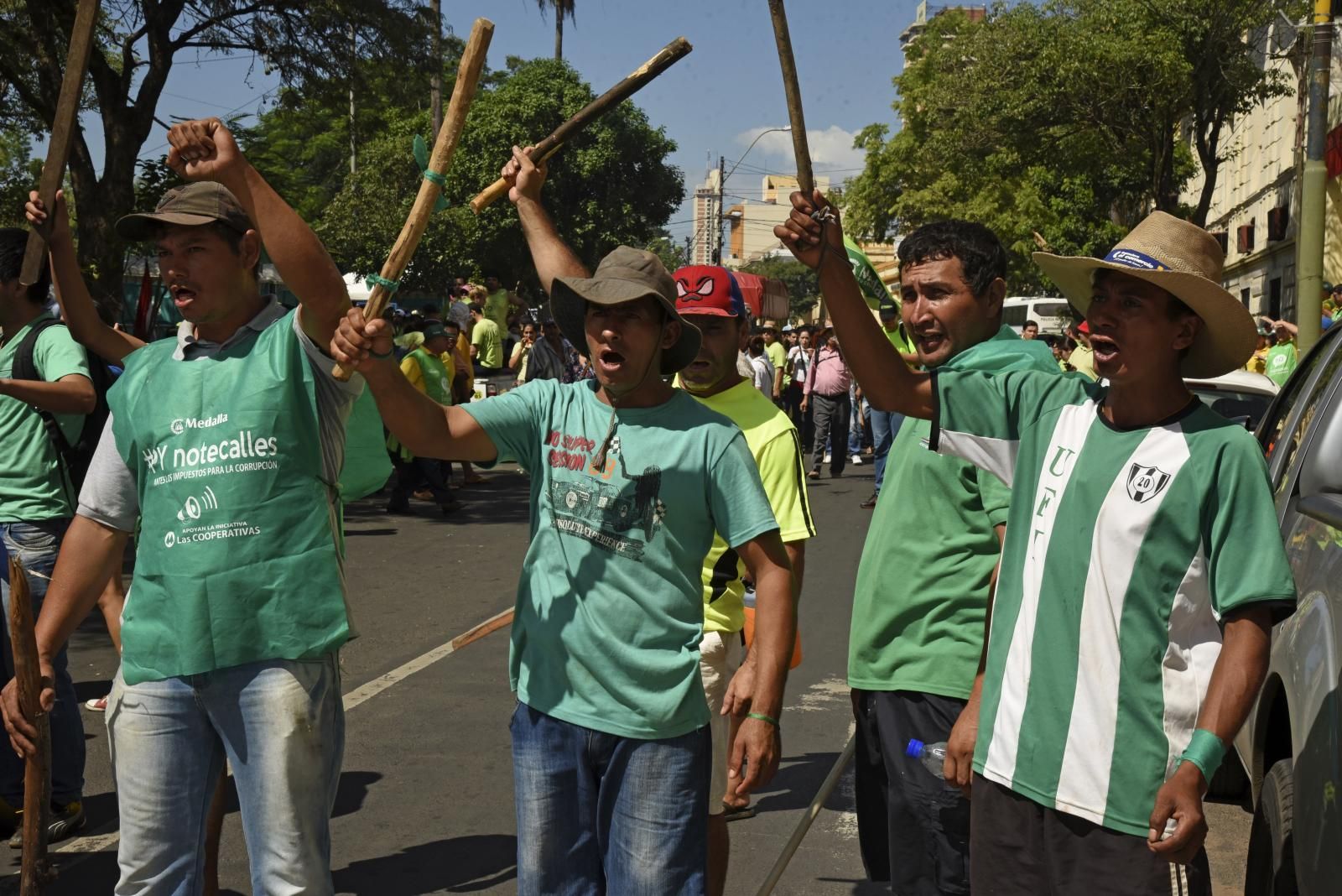 Marcha pacífica pero con manifestantes ofuscados - Nacionales - ABC Color