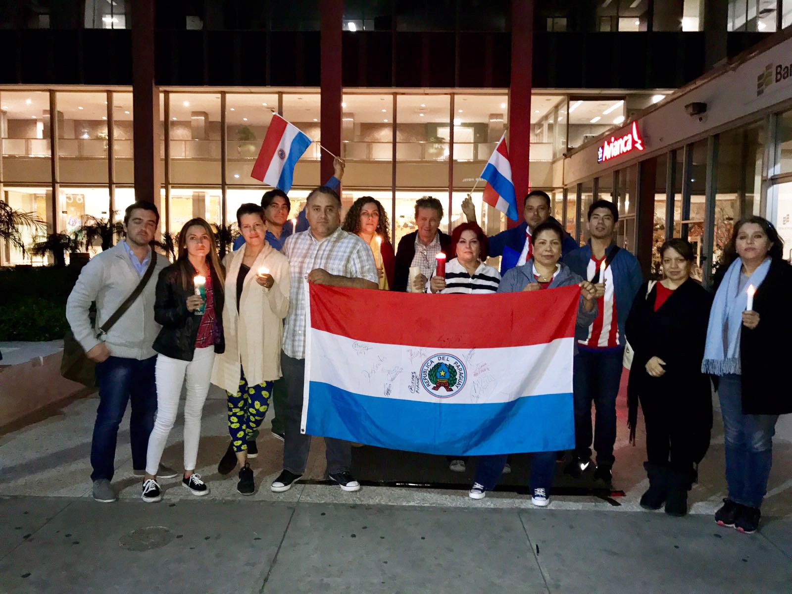 Compatriotas en el exterior también se manifiestan - Nacionales - ABC Color