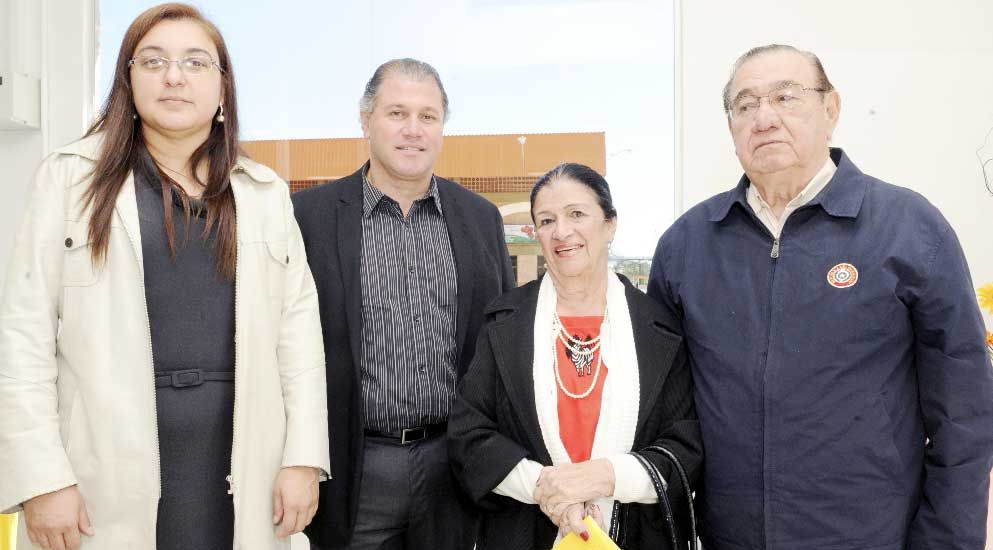 Pollos Don Juan abre salón - Sociales - ABC Color