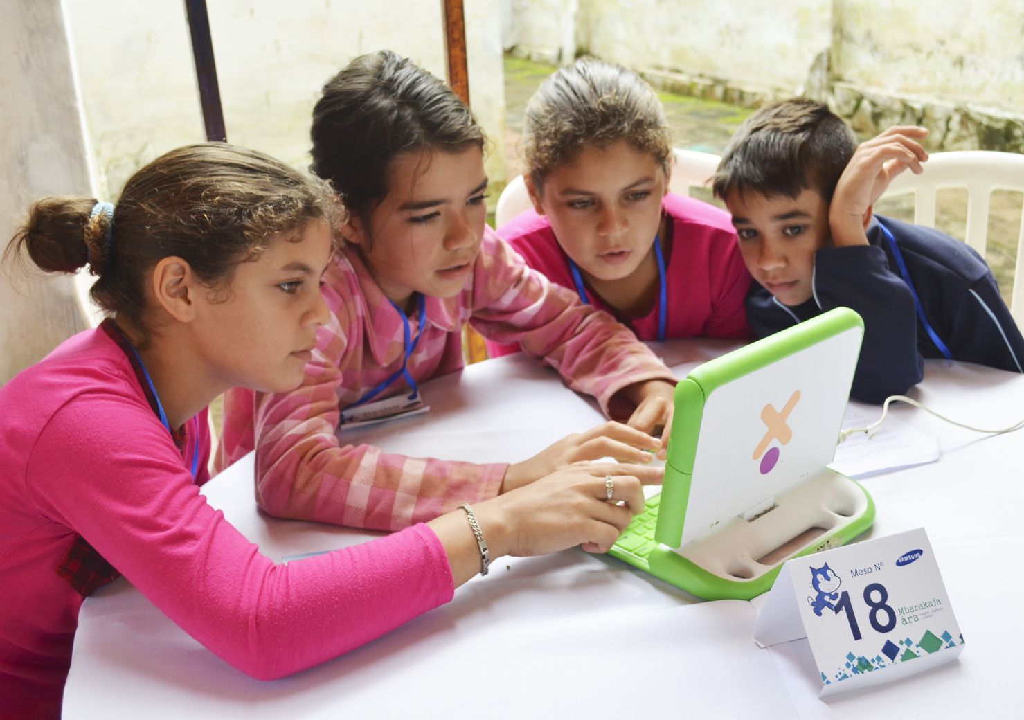 Vuelven a distribuir laptops XO en Caacupé - Locales - ABC Color