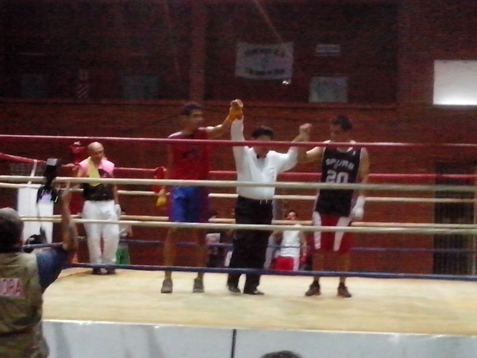 Boxeo aficionado en el Club Fomento - Polideportivo - ABC Color