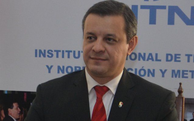 Estudiantes y padres en alerta ante posible regreso de Éver Cabrera a ...