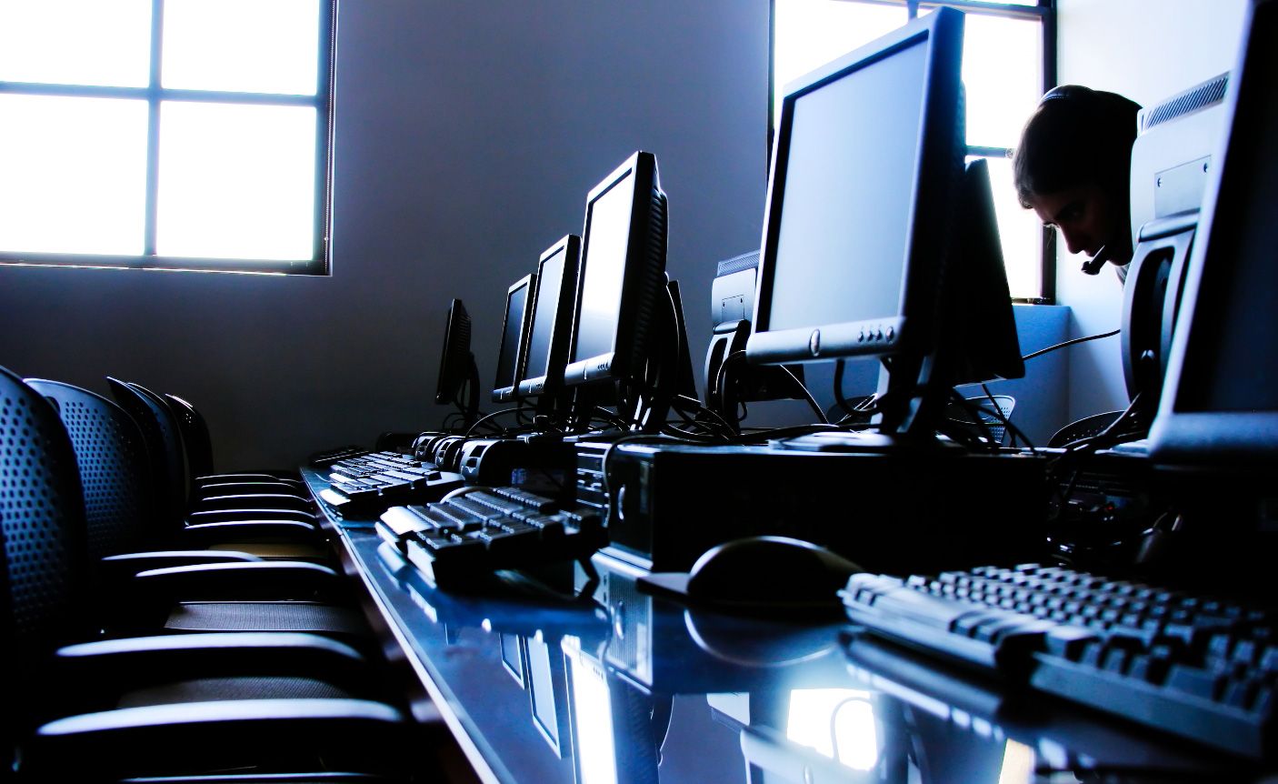 El peligro de la luz azul de las pantallas - Mundo Digital - ABC Color