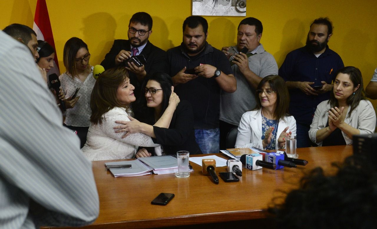 Blanca Ovelar: Nancy “es más idónea que Petta” - Nacionales - ABC Color