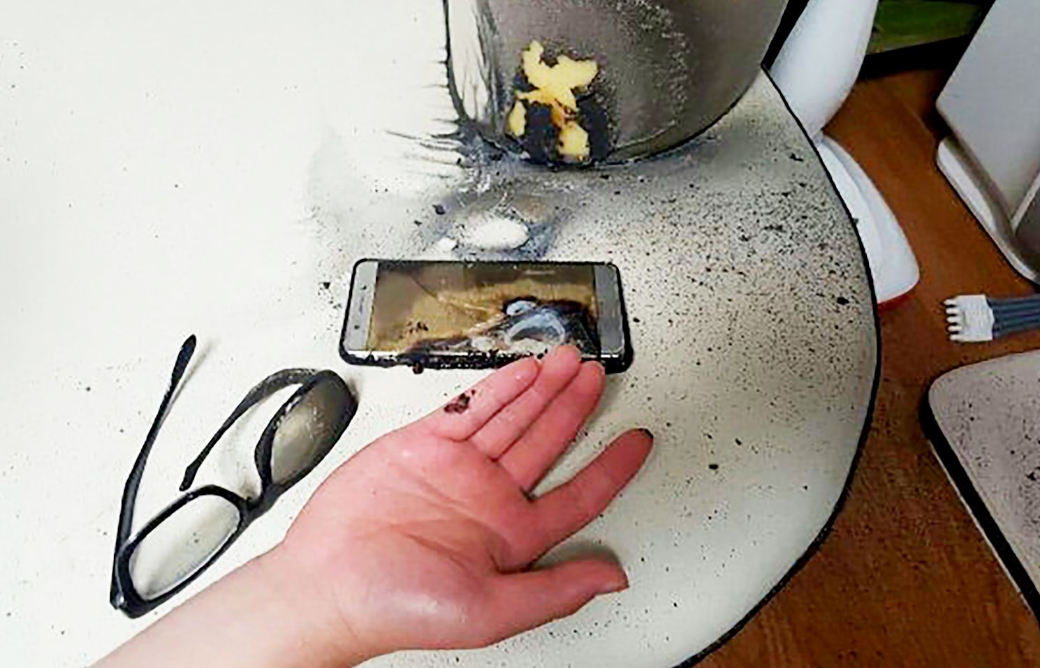 Explosión de teléfonos celulares causa revuelo - Internacionales - ABC ...