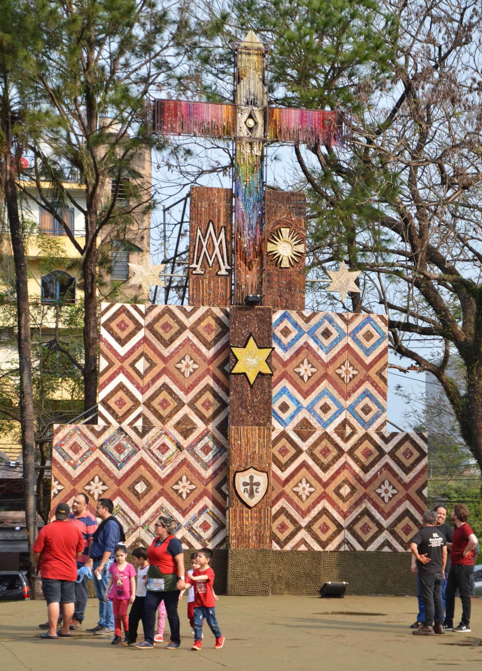 Mucha gente admiró el retablo de Chiquitunga - 3 Fronteras - ABC Color