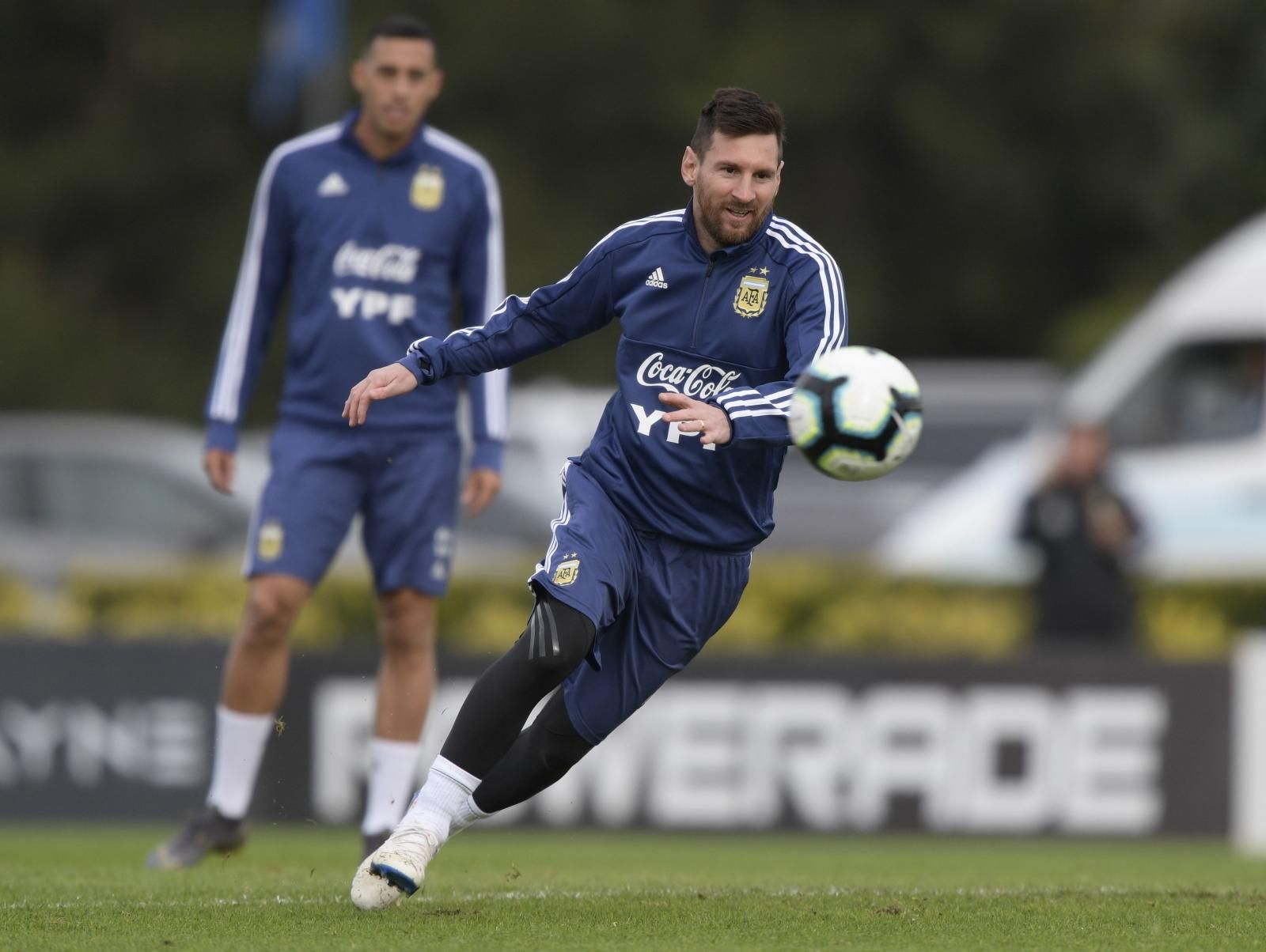Messi revela que mandó vídeos a la AFA - - ABC Color