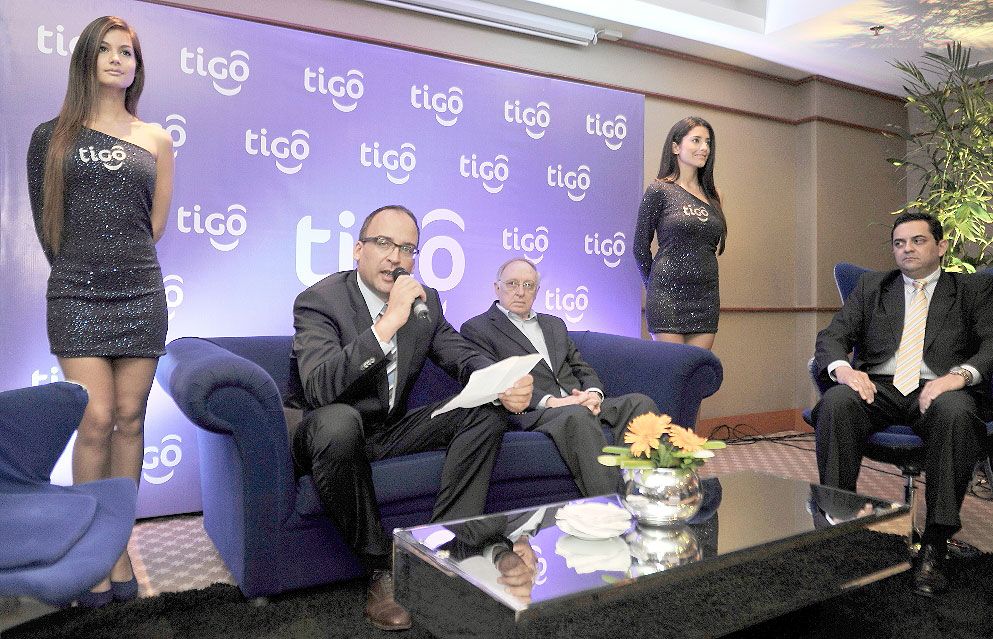 Tigo concreta operaciones - Economía - ABC Color