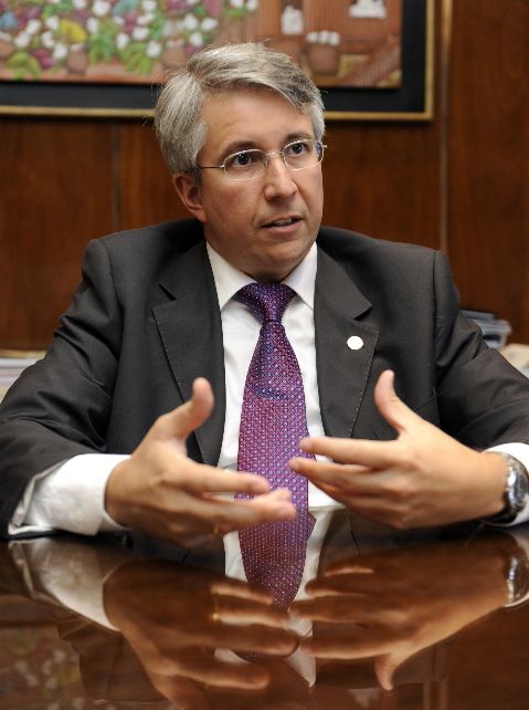 Aprovechemos la coyuntura mundial que sigue favorable, anima Corvalán ...