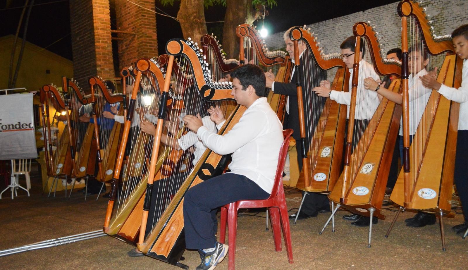 Velada cultural por el Día del Folclore y de la Guarania - Centinela ...
