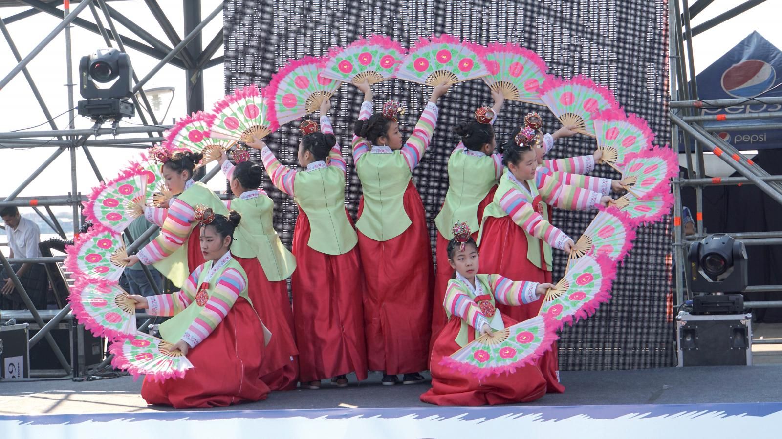 Hanguk para celebrar - ABC Revista - ABC Color