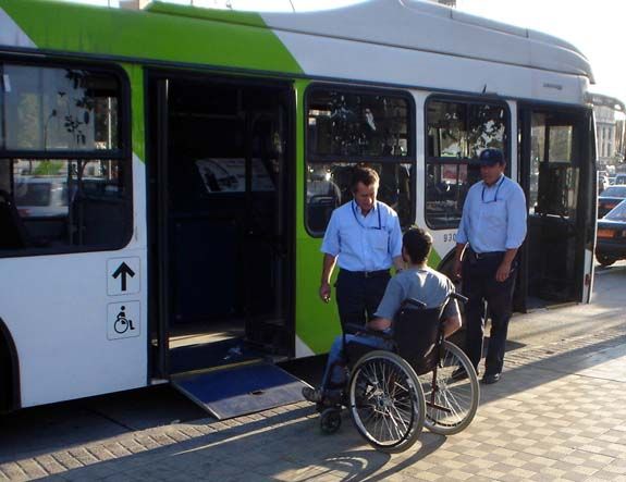 Presentan buses para personas con discapacidad - Nacionales - ABC Color