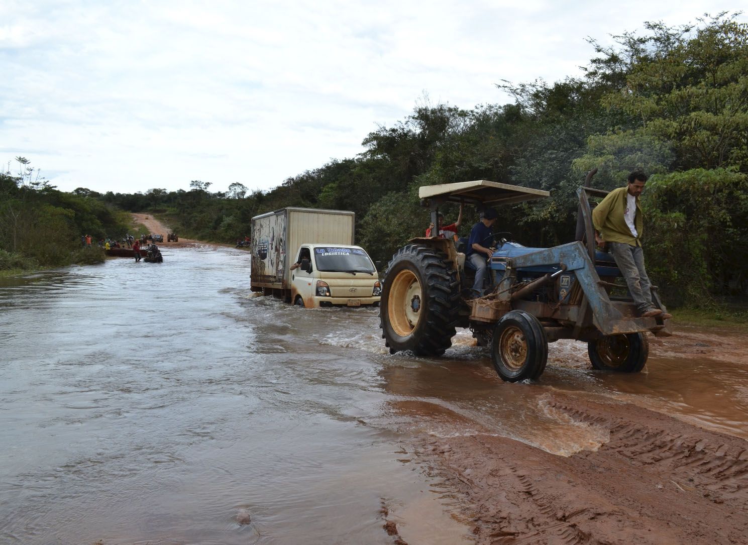 Corte de ruta en Villa Ygatimí - Interior - ABC Color