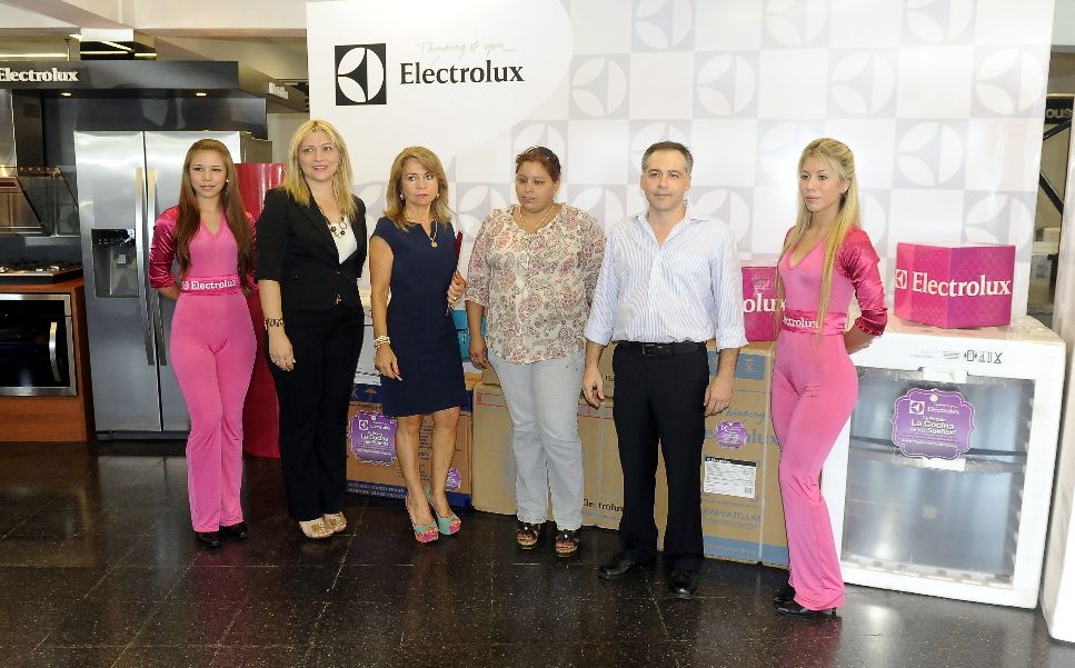 Entregan productos Electrolux - Economía - ABC Color