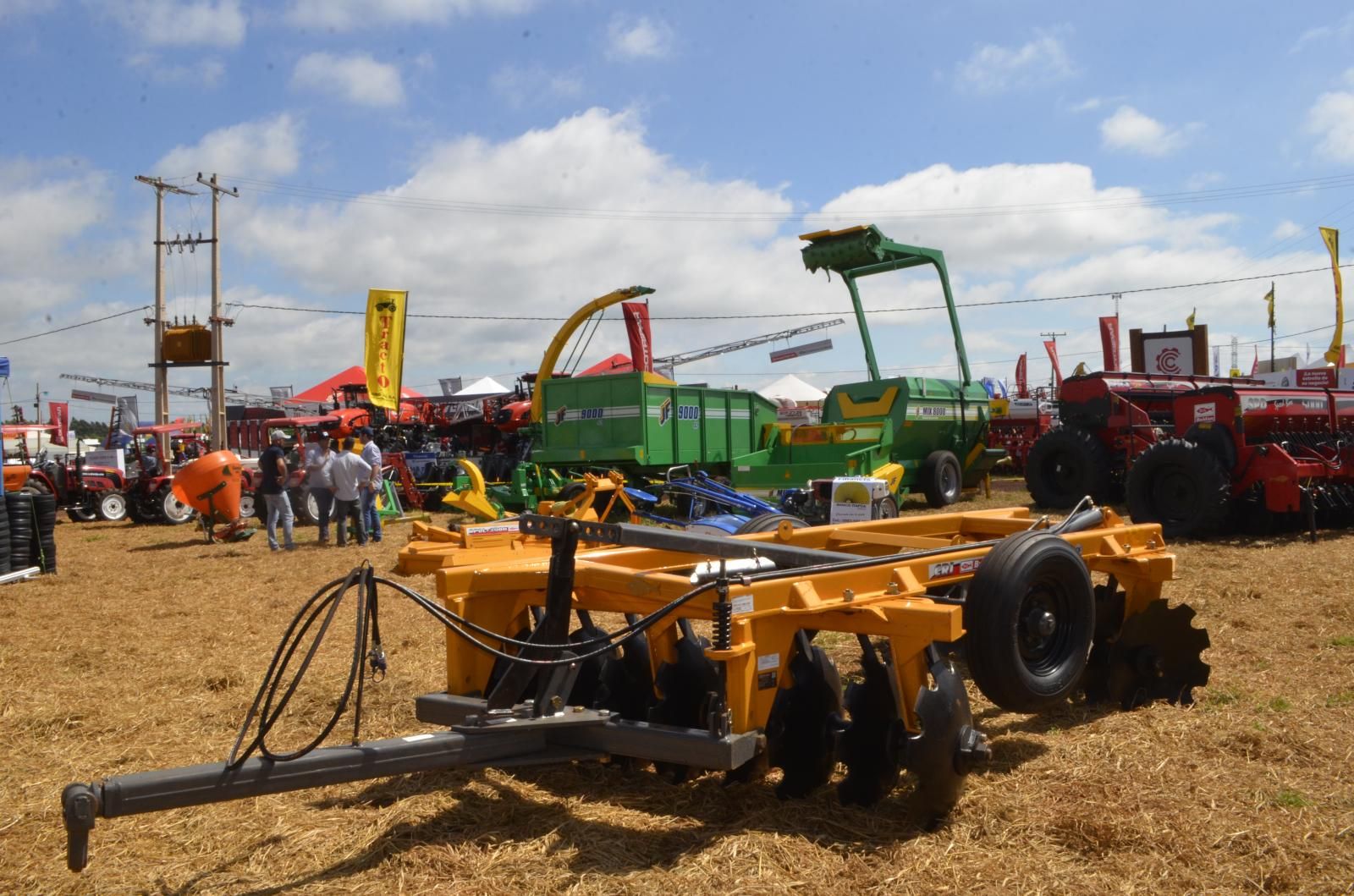 Variedad de implementos para el sector productivo - Dr. Ausberto ...