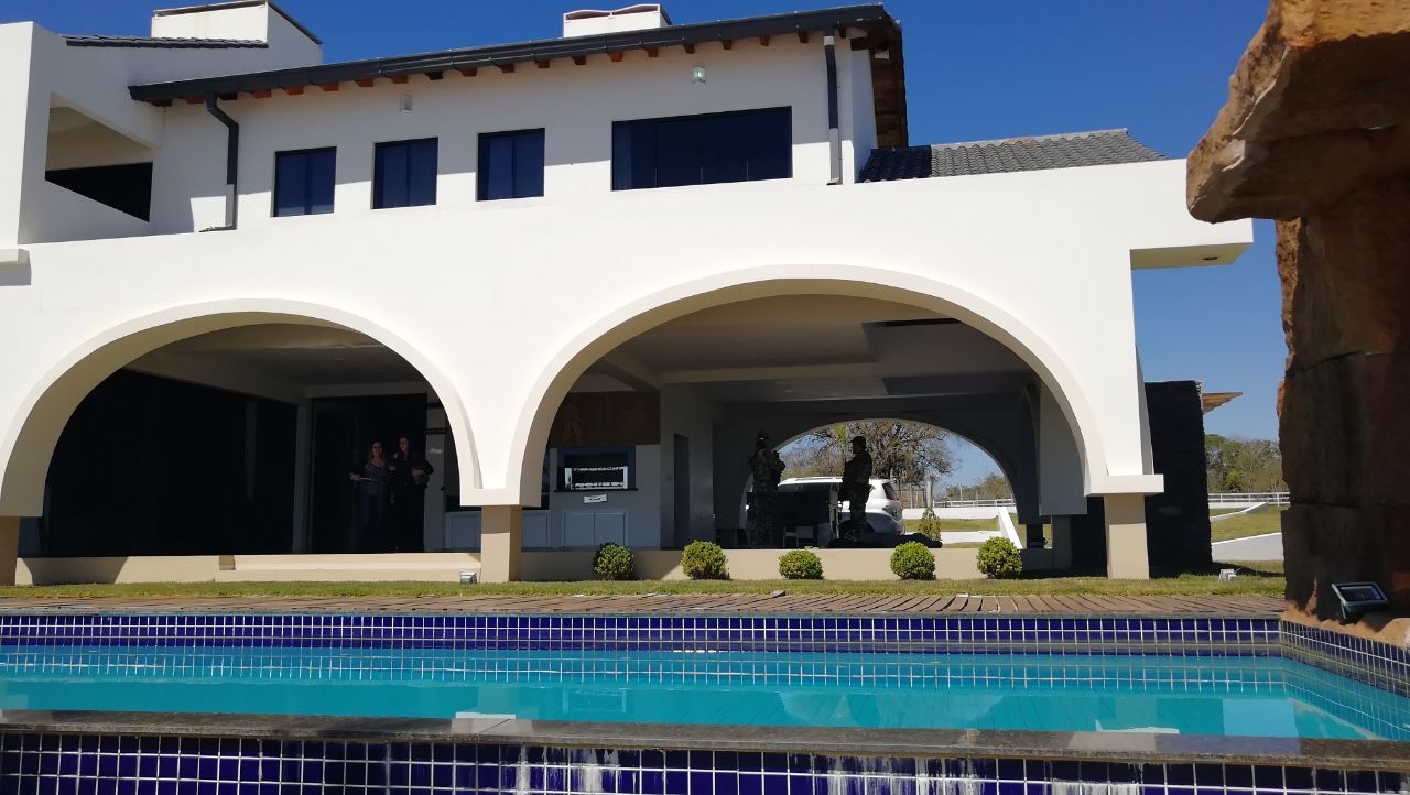 Los increíbles lujos de Cucho en Tacuaró - Galerías de imágenes - ABC Color