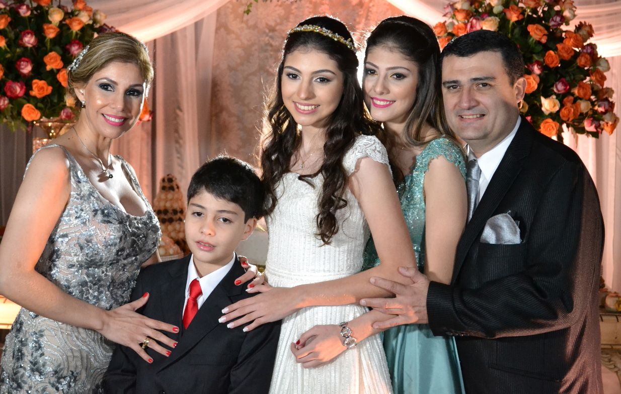 Los 15 años de Victoria Amarilla - 3 Fronteras - ABC Color