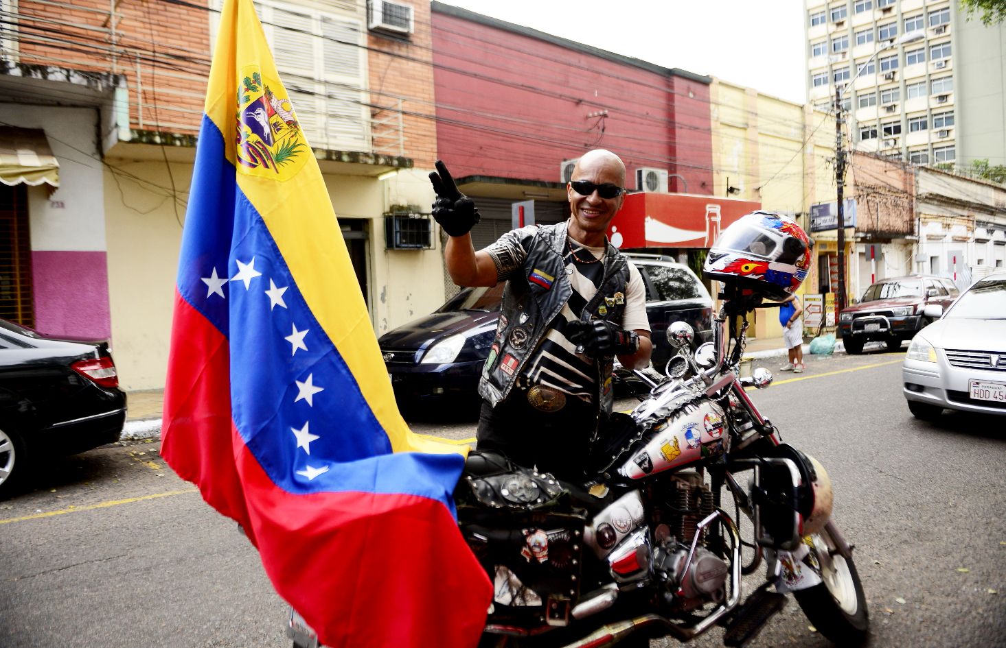 Escultor venezolano trotamundos - Artes y Espectáculos - ABC Color