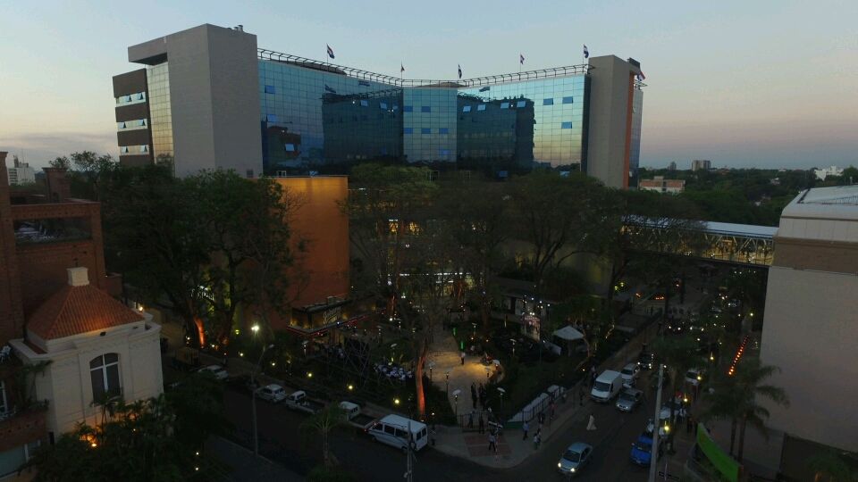 Shopping Mariscal luce moderna ampliación - Nacionales - ABC Color