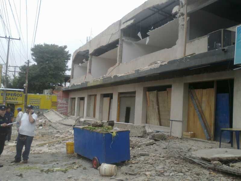 Derrumbe deja dos muertos y varios heridos - Nacionales - ABC Color